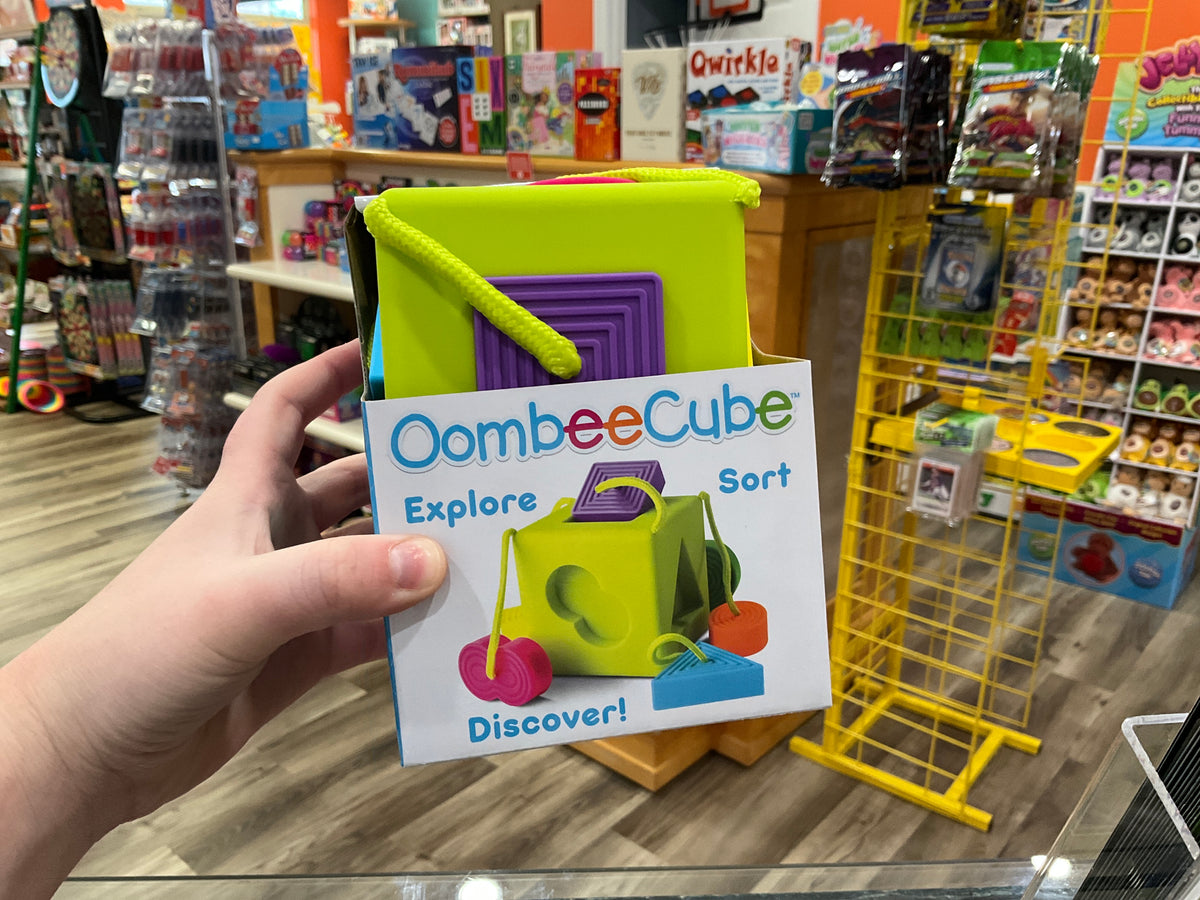 Oombee Cube – Orange Otter Toys